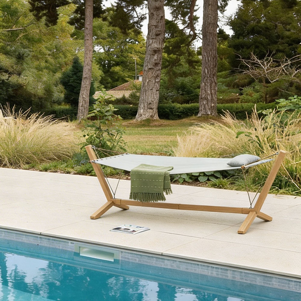 Sanctuary Oak Wood-Effect Hammock – LG OUTDOOR